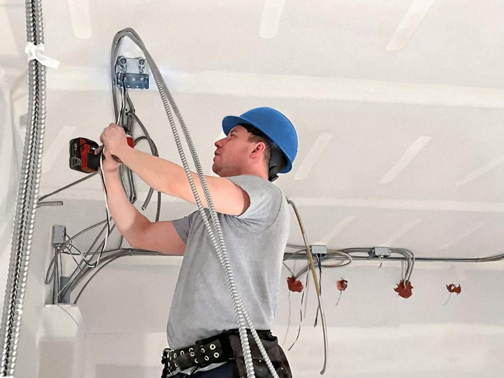 Entrepreneur électricien - Camil Jacob